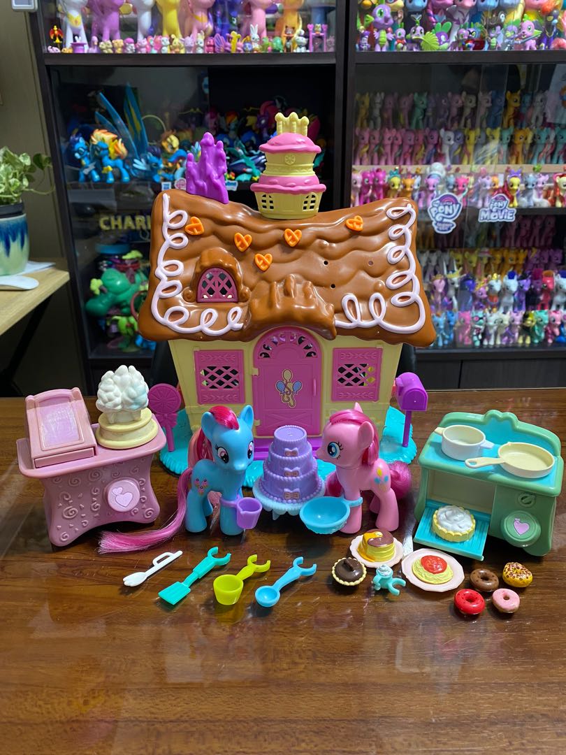 My Little Pony Sugarcube Corner with Pinkie Pie and Mrs. Cake, Hobbies ...