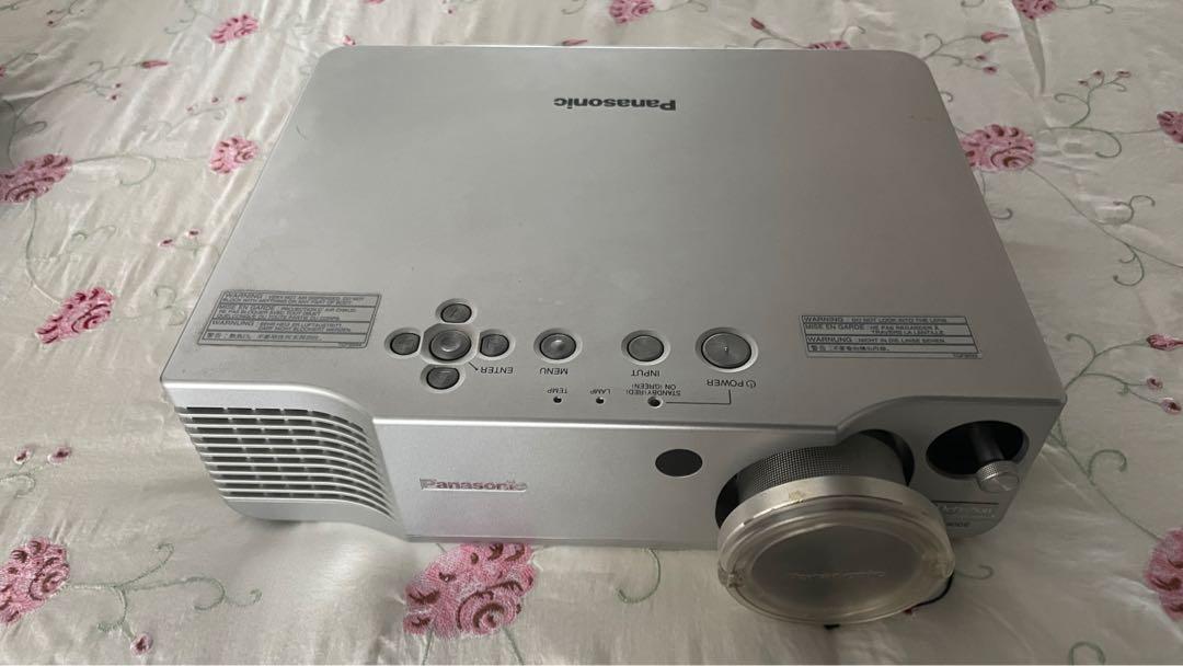 Home Cinema Projector Panasonic PTAE900, TV & Home Appliances, TV ...