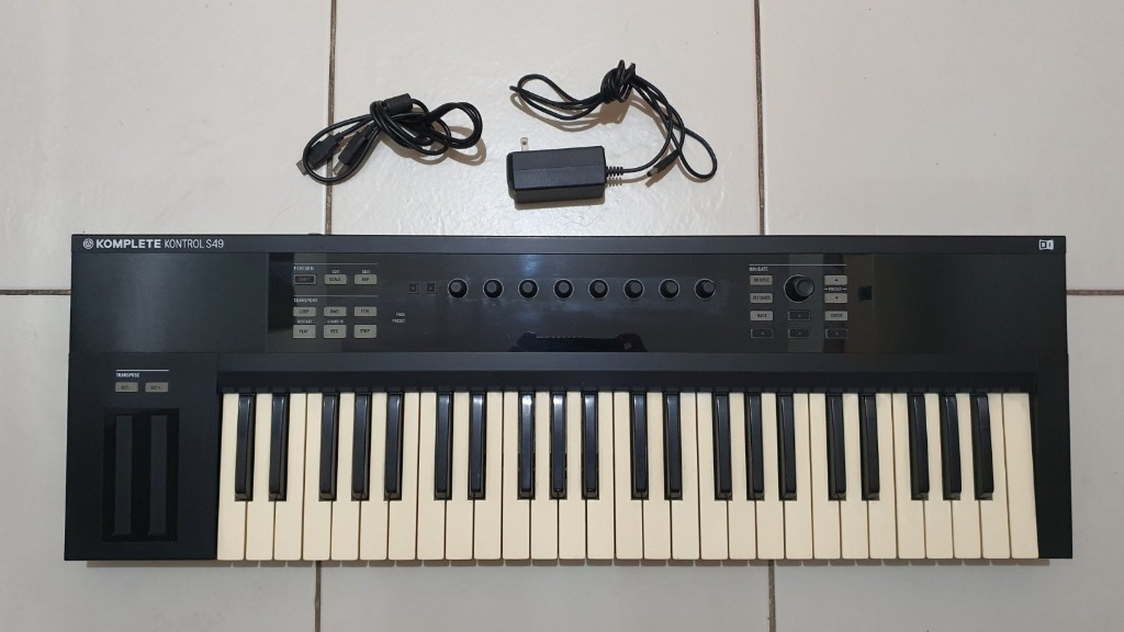 Native Instruments Komplete Kontrol S49 Mk1, Hobbies & Toys, Music ...