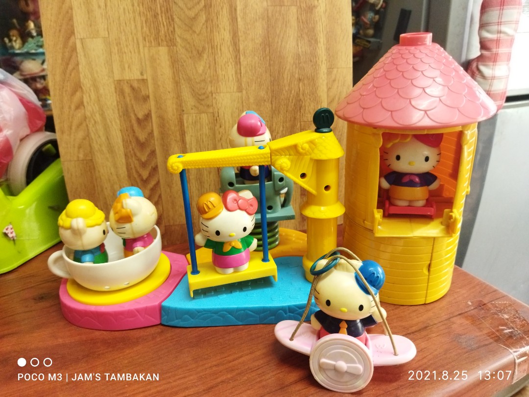 2001 McDo Hello Kitty Playground, Hobbies & Toys, Toys & Games on Carousell