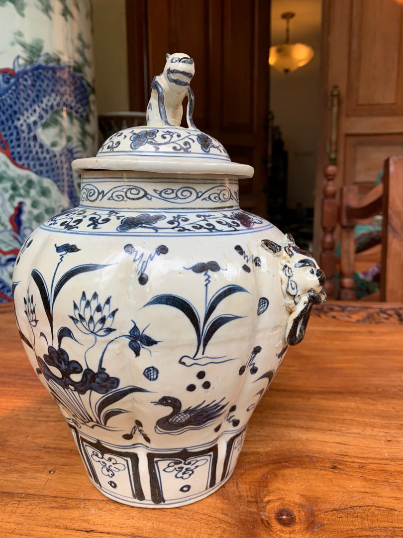 Guci Antik china guci tua antik, Antik, Pajangan di Carousell