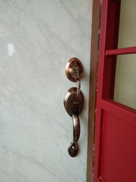 HDB/BTO/Condo main door lock (non-fire rated), Furniture & Home Living ...
