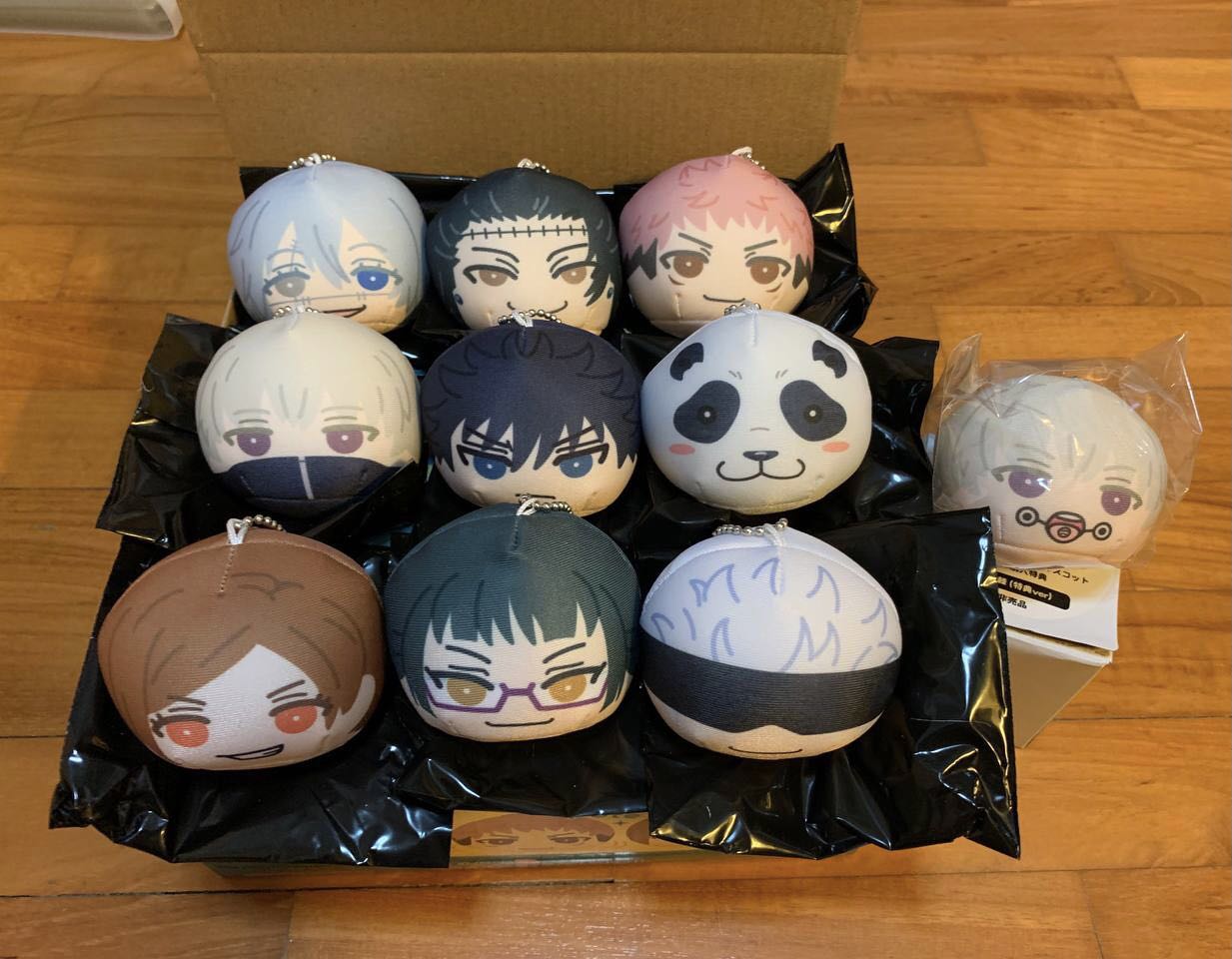 [INSTOCK] Jujutsu Kaisen Omanjuu Manju Squeeze Plush Bean JJK, Hobbies ...