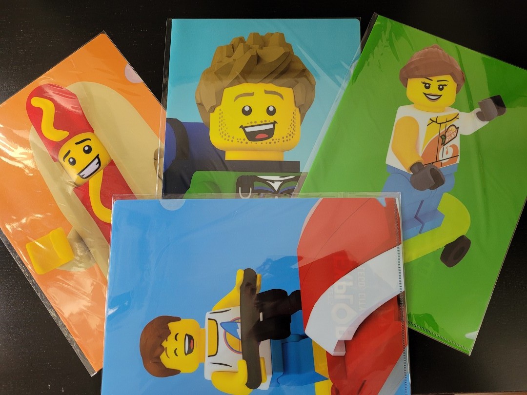 Lego limited edition A4 folder 樂高公仔文件夾, 興趣及遊戲, 手作＆自家設計, 文具 - Carousell
