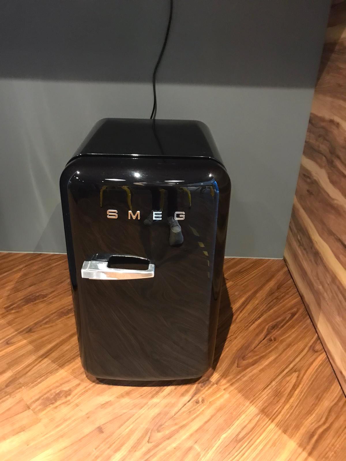 SMEG Cooler Fridge, TV & Home Appliances, Kitchen Appliances ...