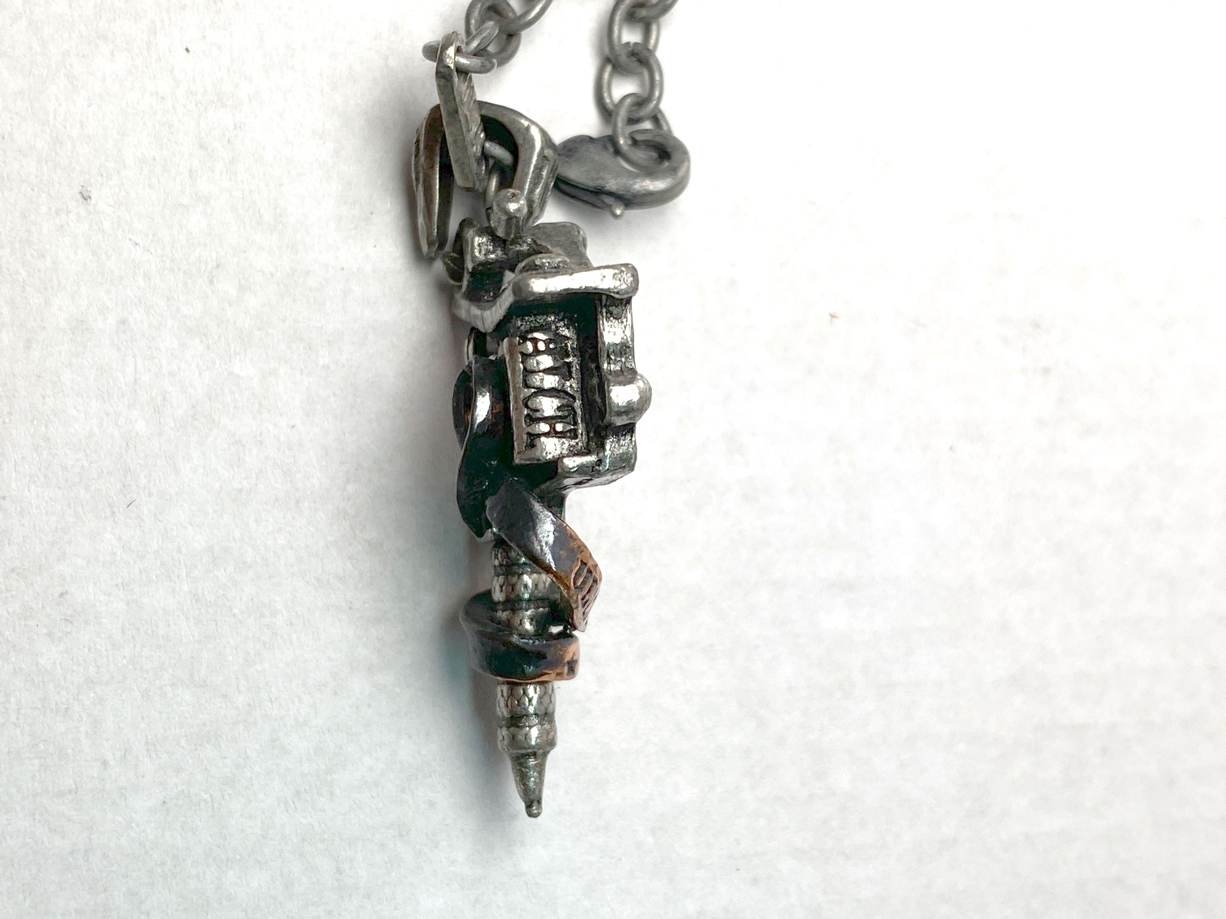 Alchemy gothic UL13 纹身槍吊咀連頸鏈 tattoo gun pendant, 興趣及遊戲, 玩具 & 遊戲類 ...