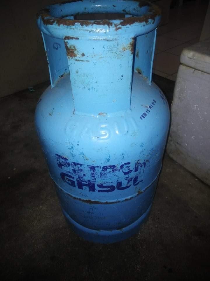 LPG Gasul tank - petron 1 1-kg, Furniture & Home Living, Kitchenware ...