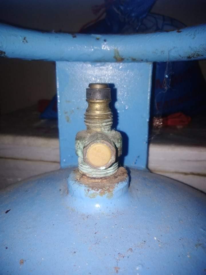 LPG Gasul tank - petron 1 1-kg, Furniture & Home Living, Kitchenware ...