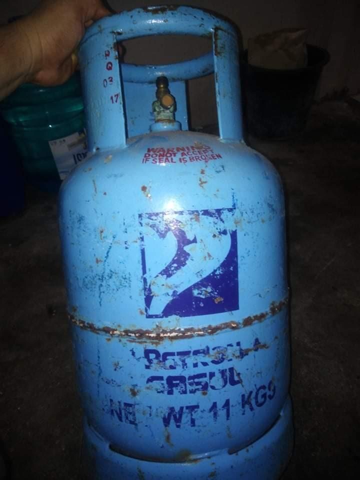 LPG Gasul tank - petron 1 1-kg, Furniture & Home Living, Kitchenware ...