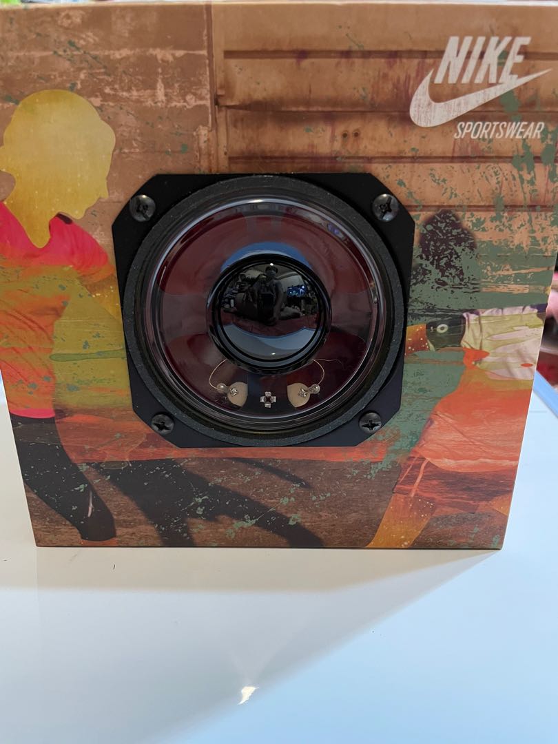 獨家中的獨家 全新多年收藏 Nike音箱 附送獨家CD 角頭音樂製作, 書籍、休閒與玩具, 收藏、紀念品, 其他古董在旋轉拍賣