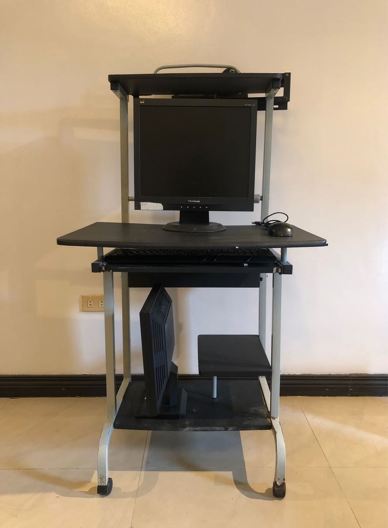 Computer Table with 2 Monitors, 1 Keyboard and 1 Mouse, Computers ...