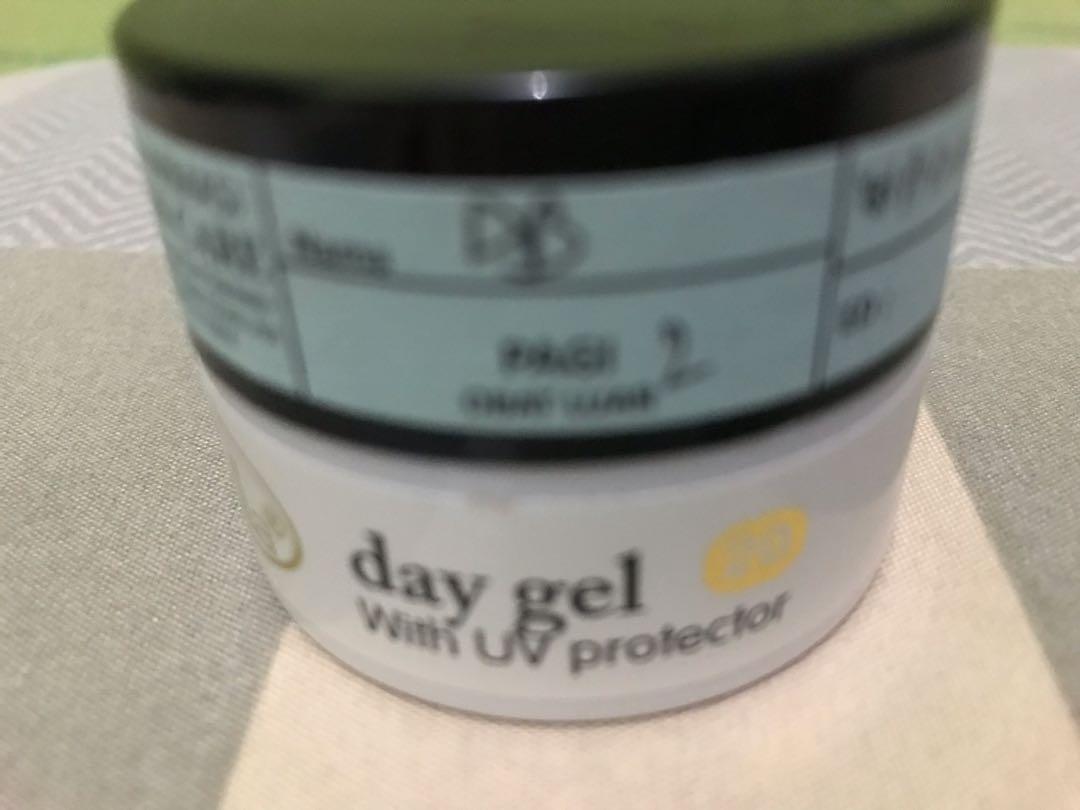 Day Gel Ella with UV Protector, Kesehatan & Kecantikan, Kulit, Sabun ...
