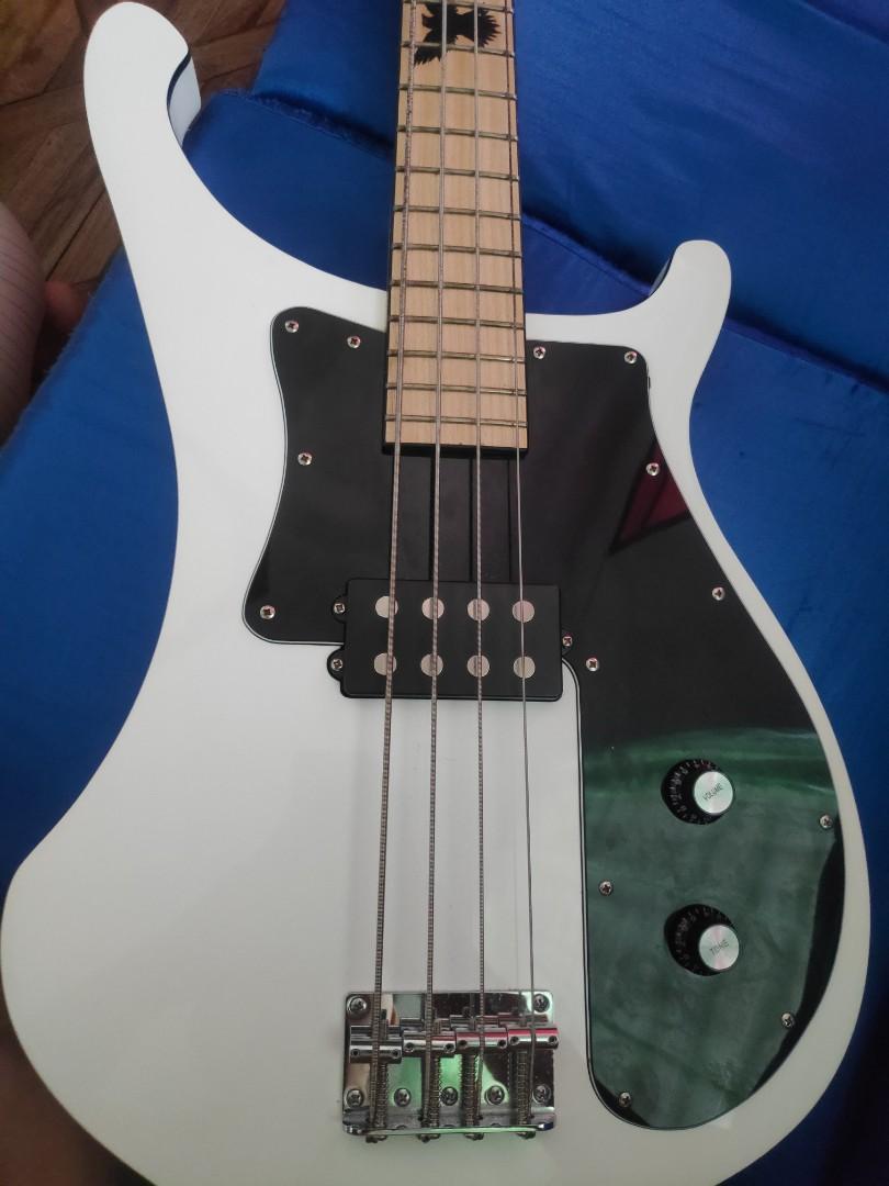 DnD Typecast Signature Ressurector Bass Guitar, Hobbies & Toys, Music ...