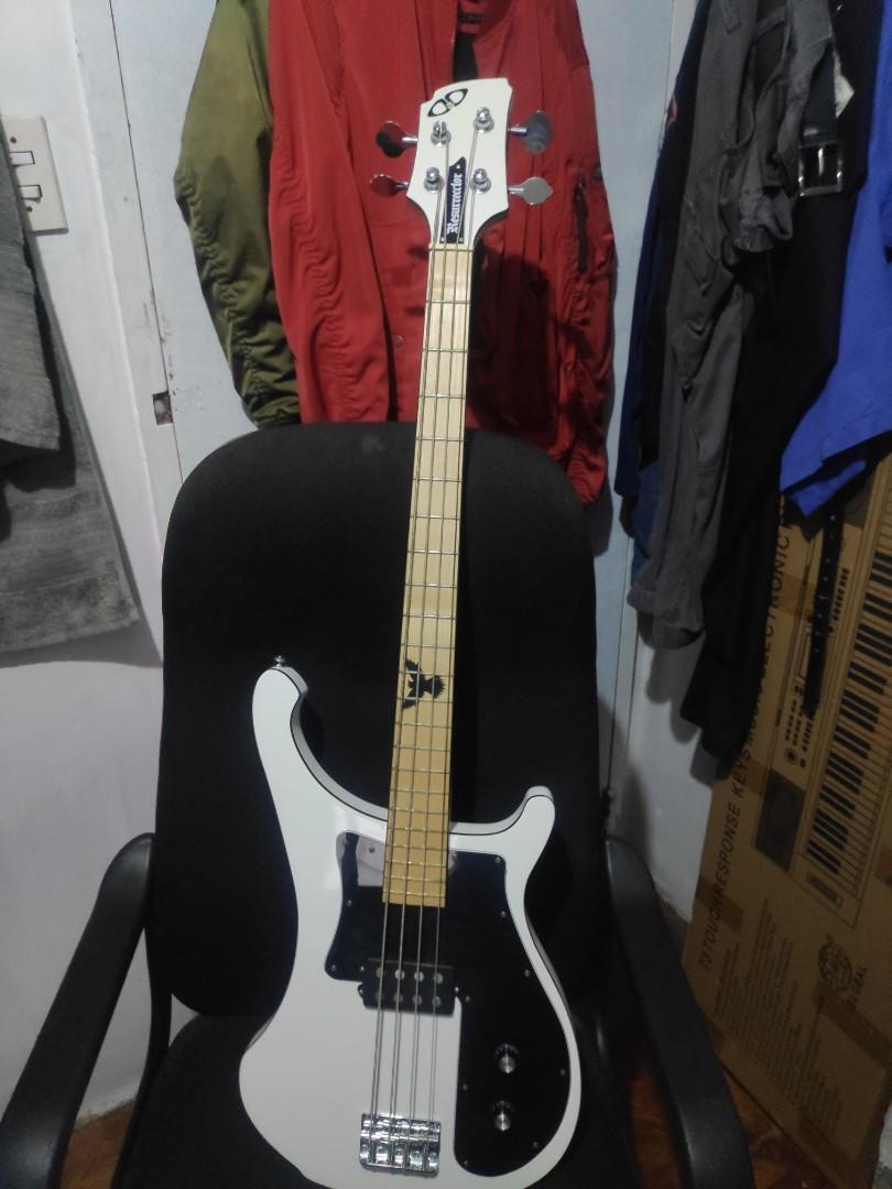 DnD Typecast Signature Ressurector Bass Guitar, Hobbies & Toys, Music ...