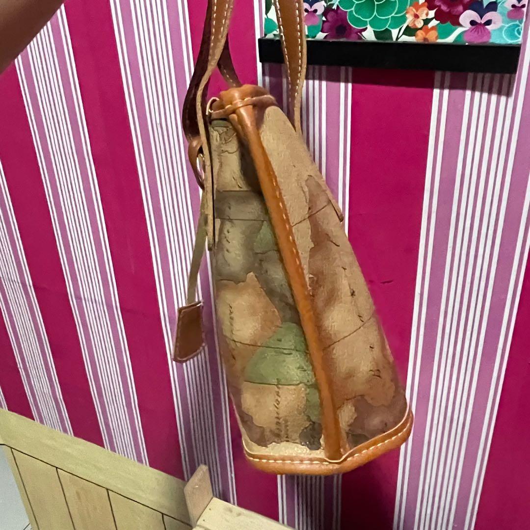 Map bag, Women's Fashion, Bags & Wallets, Tote Bags on Carousell