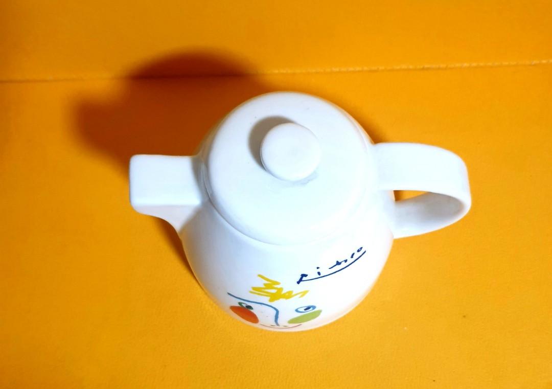 Pablo Picasso Teapot, Furniture & Home Living, Kitchenware & Tableware ...