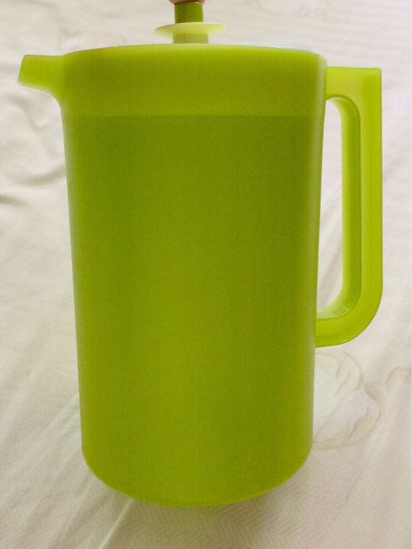 Tupperware 2.3L Pitcher, Furniture & Home Living, Kitchenware ...