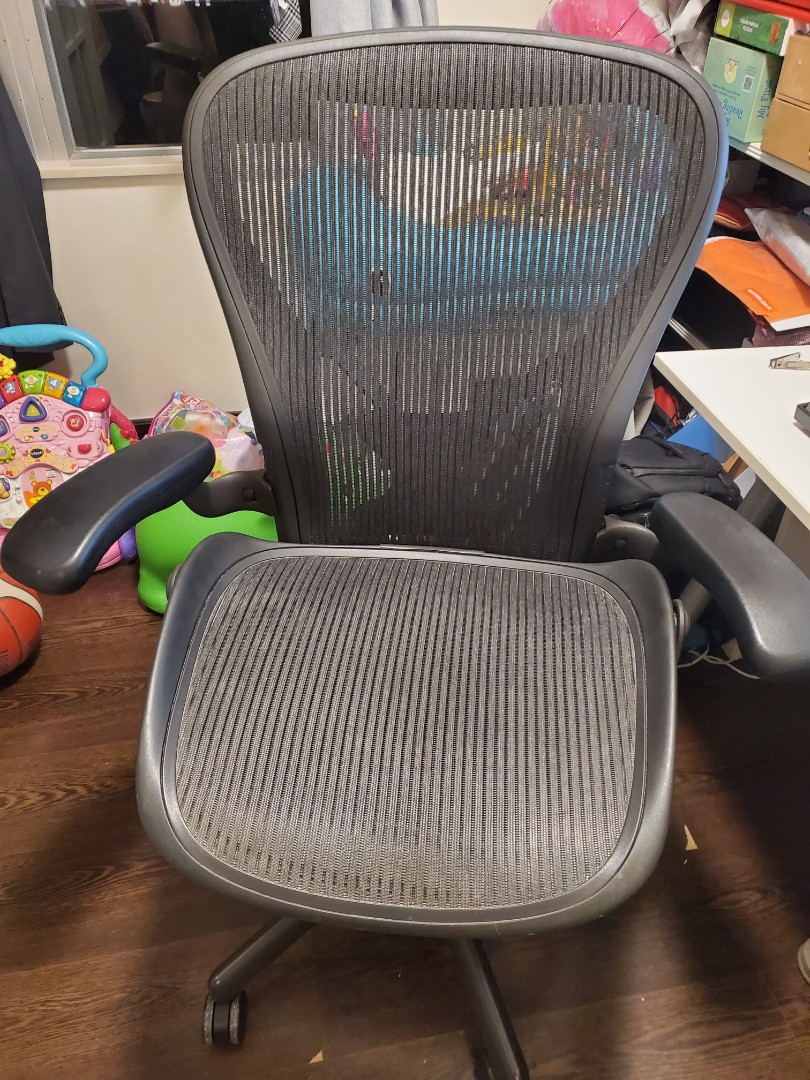 2nd hand Herman Miller Aeron, 兒童＆孕婦用品, 兒童傢具, 其他兒童傢具 - Carousell