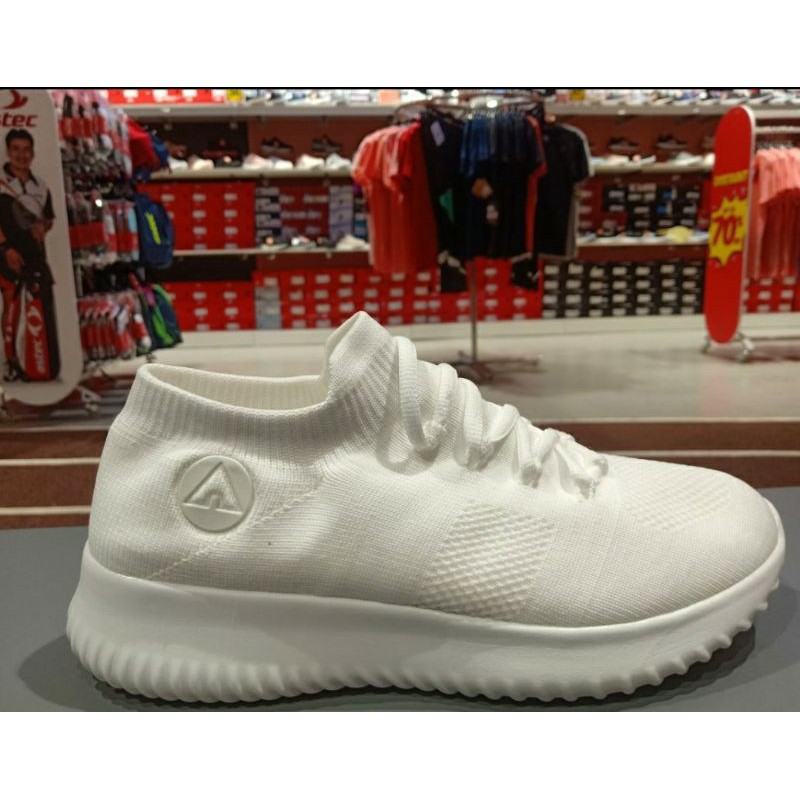 Airwalk sport, Fesyen Wanita, Sepatu di Carousell