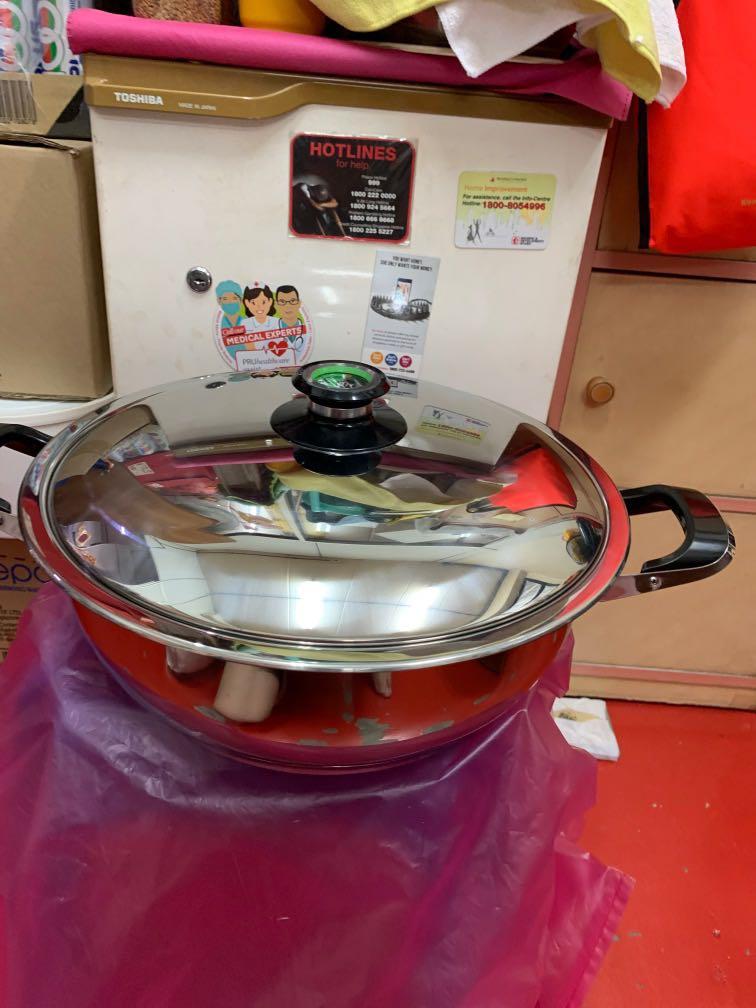 AMC 32cm Jumbo Wok, Furniture & Home Living, Kitchenware & Tableware ...