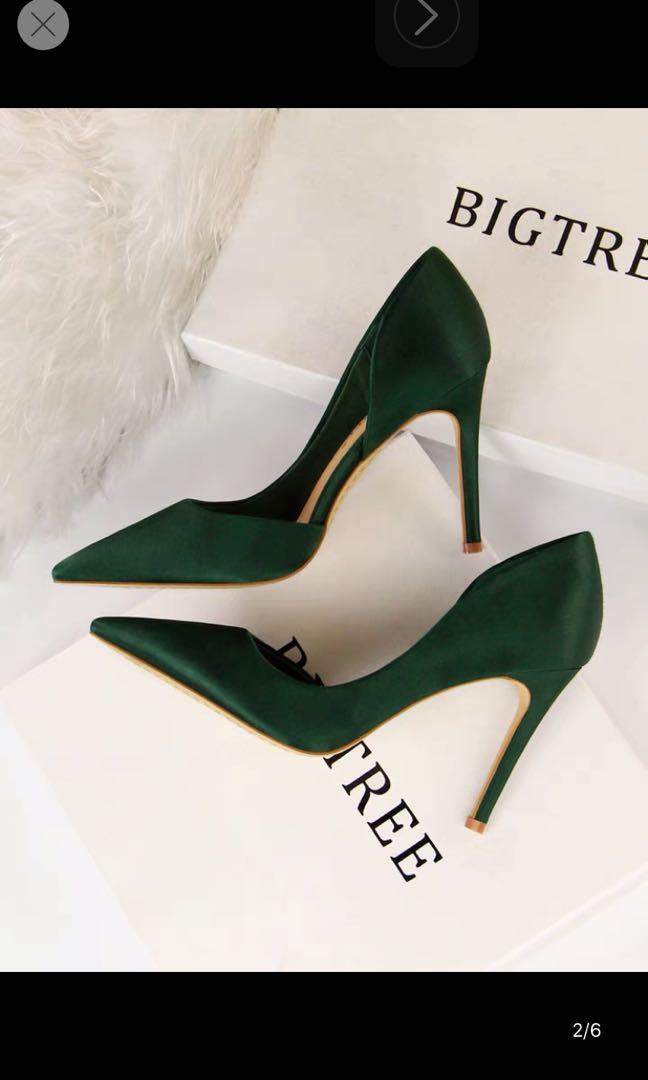 Forest green satin heels, Women's Fashion, Footwear, Heels on Carousell