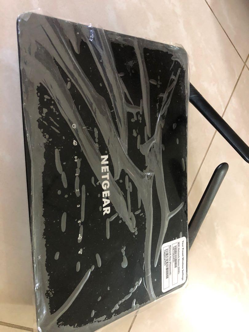 NETGEAR Wireless Router, Everything Else on Carousell