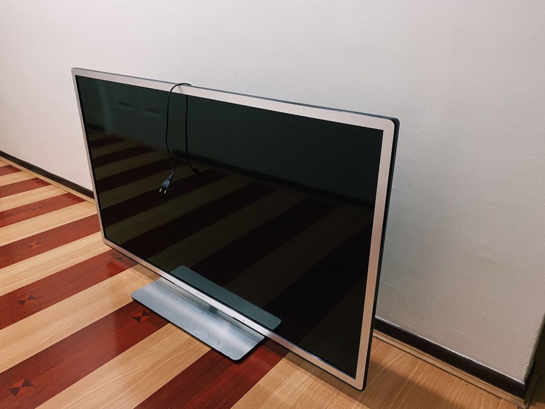 Philips Flat screen TV, TV & Home Appliances, TV & Entertainment, TV on ...