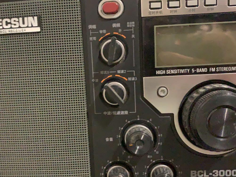 Tecsun BCL-3000 9新，沒有電池蓋 天線更換全新, 音響器材, 可攜式音響設備 - Carousell