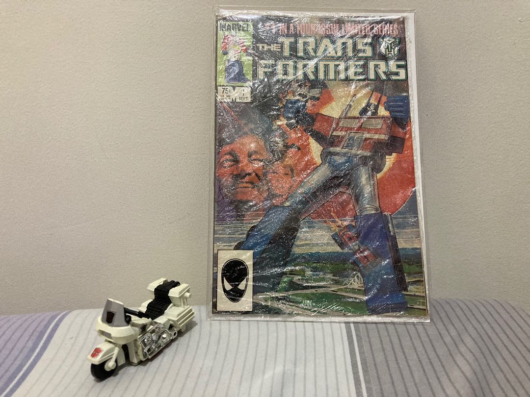 Transformers First Issue First Print Comic with Free G1 Transformers ...