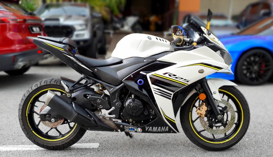 Yamaha R25 Pearl White 2016 cantik, Motorbikes on Carousell