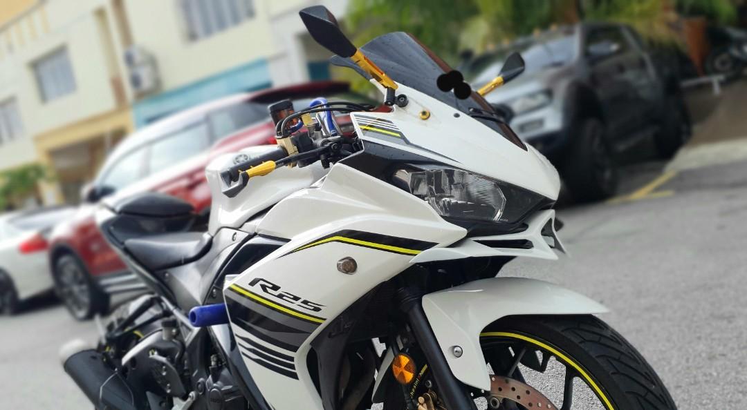 Yamaha R25 Pearl White 2016 cantik, Motorbikes on Carousell