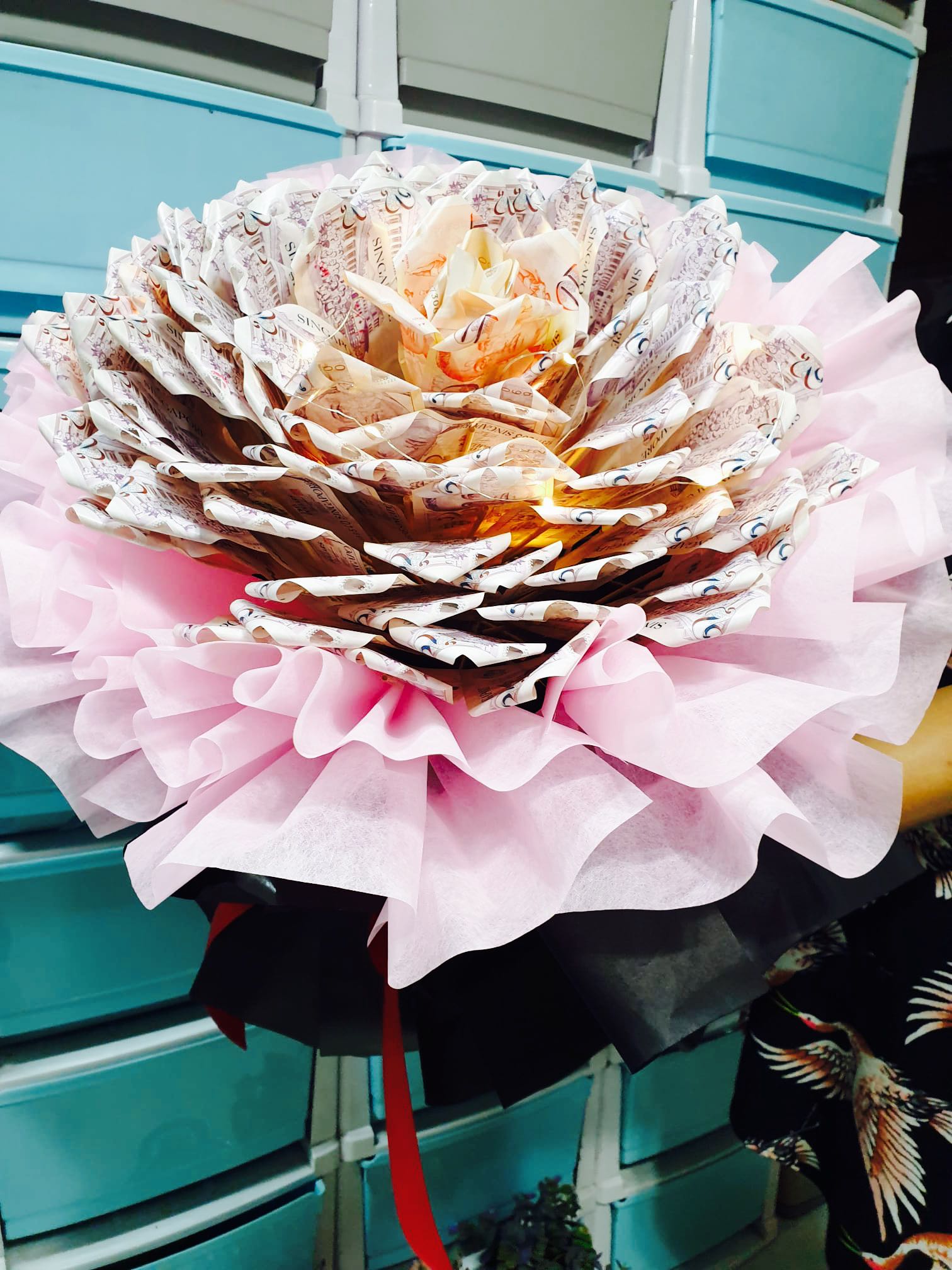 99朵爱你 现金 cash flower bouquet ｜99朵 ｜$100, Hobbies & Toys, Stationery ...