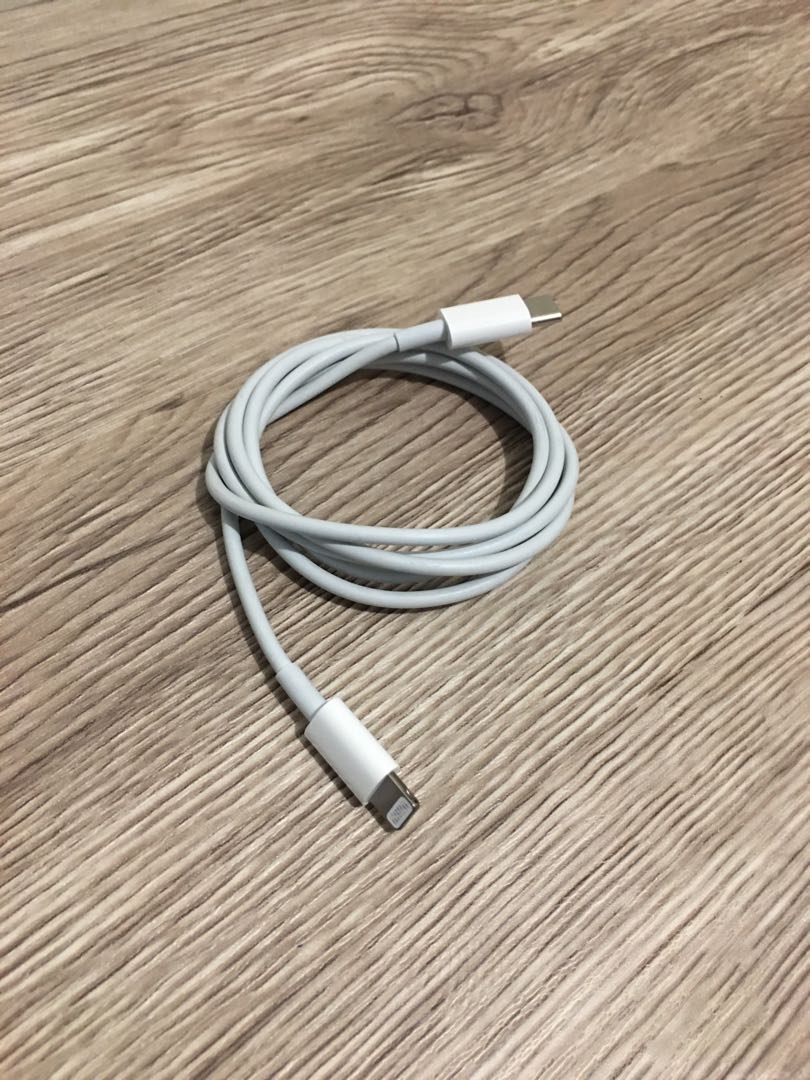 Apple 20 Watts USB C iPhone 12 fast charger type C charging cable ...