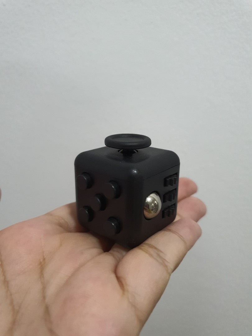 Black Fidget Cube, Hobbies & Toys, Toys & Games on Carousell
