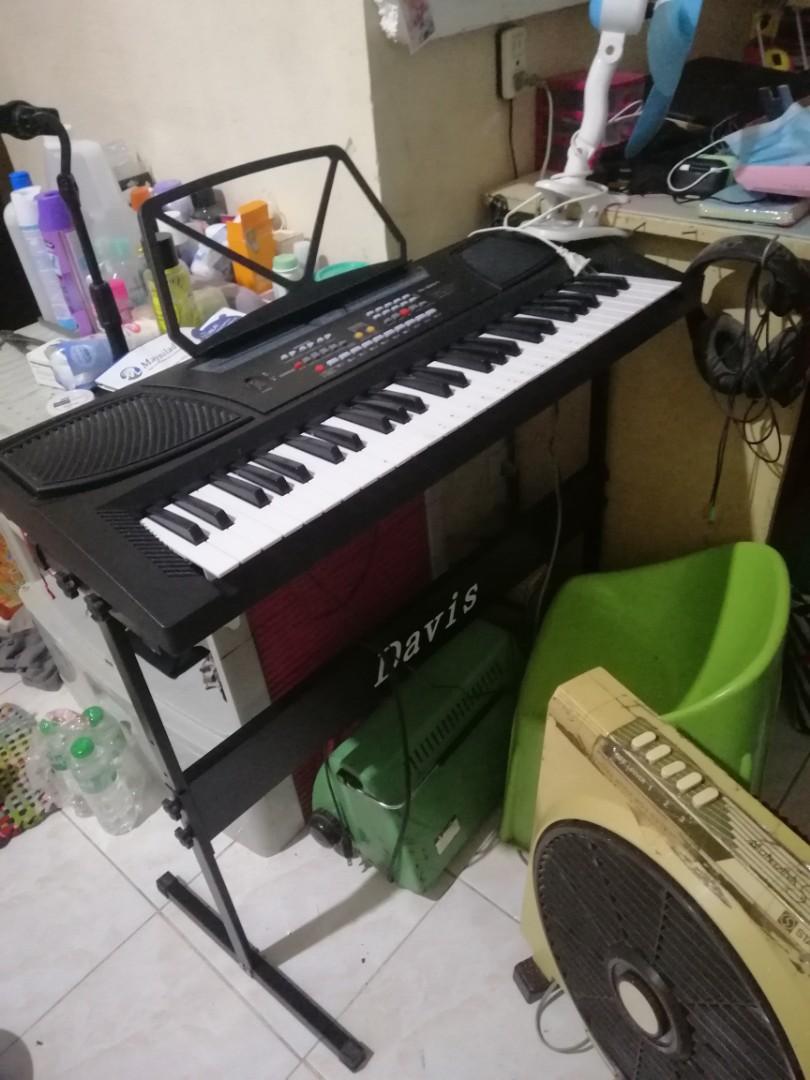 Davis Electronic Keyboard, Hobbies & Toys, Music & Media, Musical ...