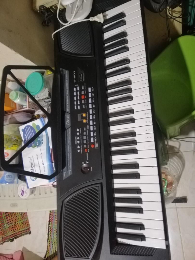 Davis Electronic Keyboard, Hobbies & Toys, Music & Media, Musical ...