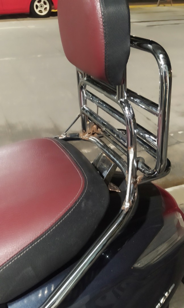 Kymco like 150i rear rack with back rest, Motorbikes, Motorbike Parts ...