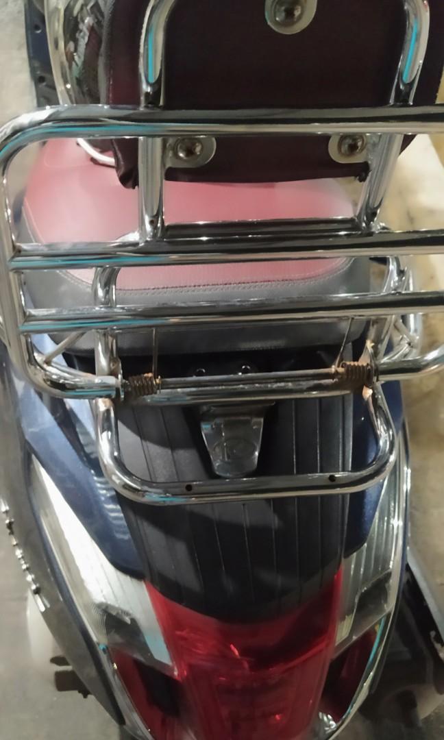 Kymco like 150i rear rack with back rest, Motorbikes, Motorbike Parts ...