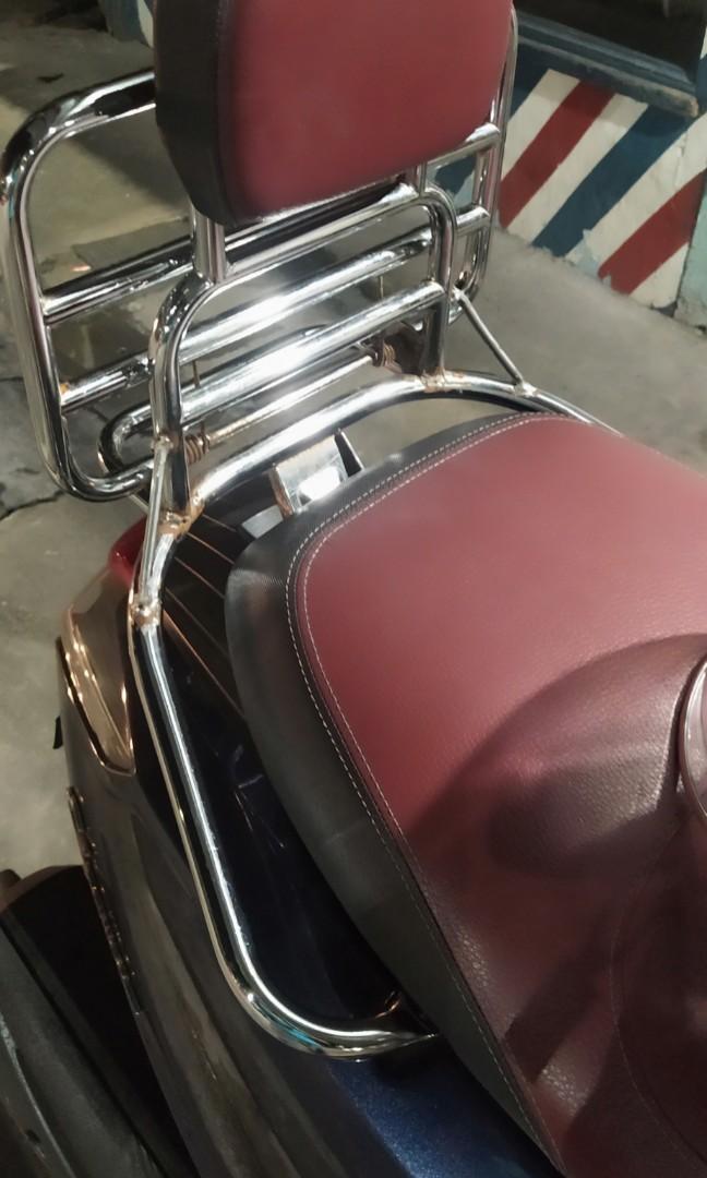 Kymco like 150i rear rack with back rest, Motorbikes, Motorbike Parts ...