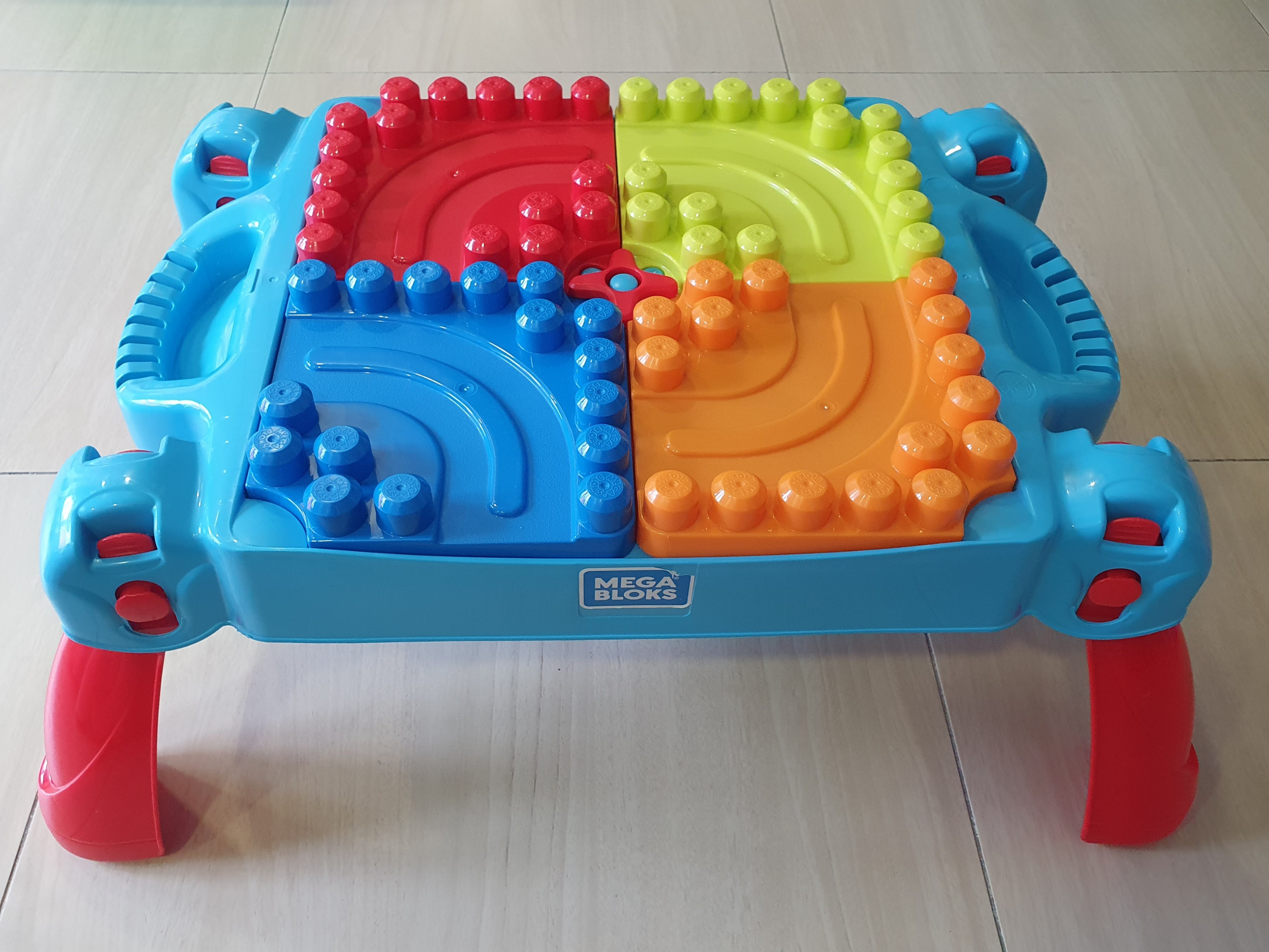 Mega Bloks Build 'N Learn Table, Hobbies & Toys, Toys & Games on Carousell