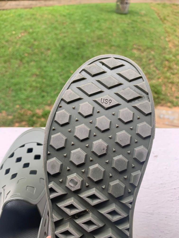 Vans crocs, Men's Fashion, Footwear, Sneakers on Carousell