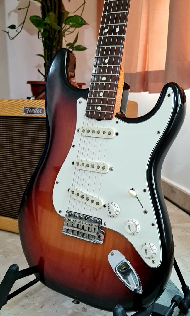 Vintage 1982 Fender Stratocaster '62 Reissue , Rosewood Neck, First ...