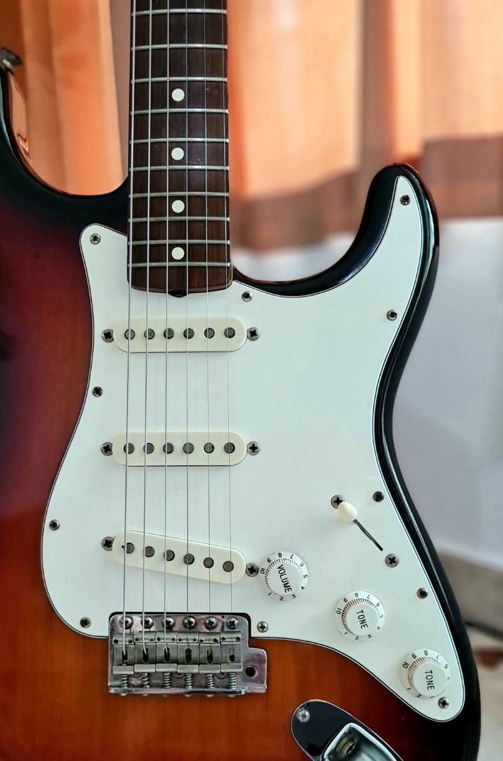 Vintage 1982 Fender Stratocaster '62 Reissue , Rosewood Neck, First ...