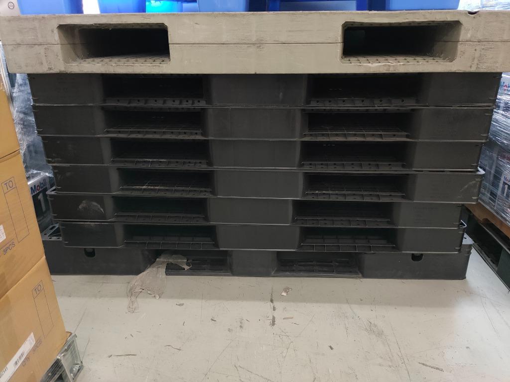 Heavy Duty Plastic Pallet (110cm x 110cm x 11cm), Furniture & Home ...