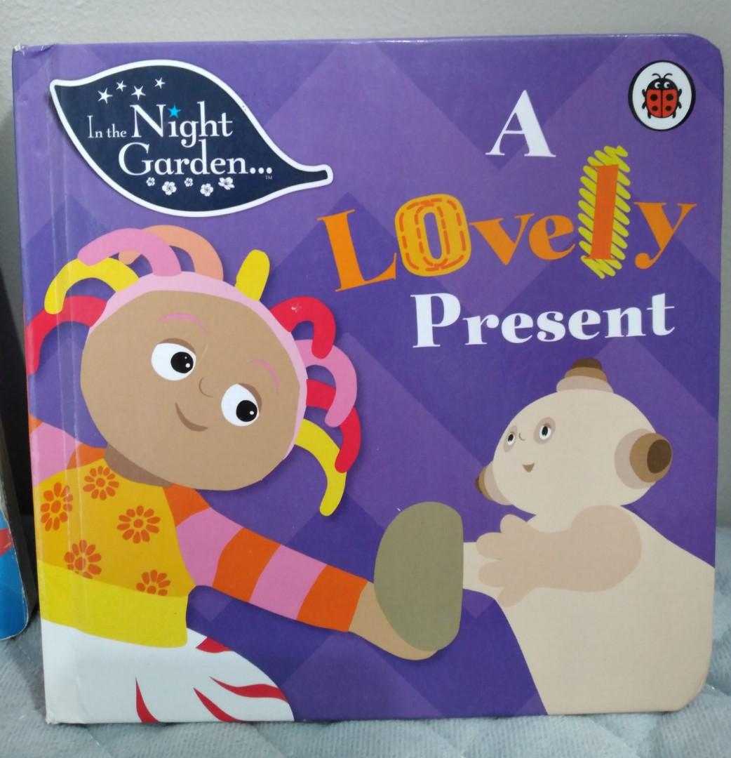 In the Night Garden ( 4 boardbooks)1, Hobbies & Toys, Books & Magazines ...
