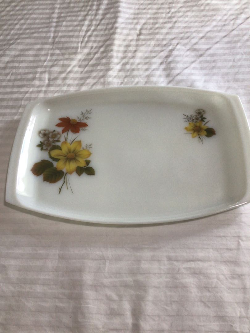 Pyrex serving tray, Furniture & Home Living, Kitchenware & Tableware ...