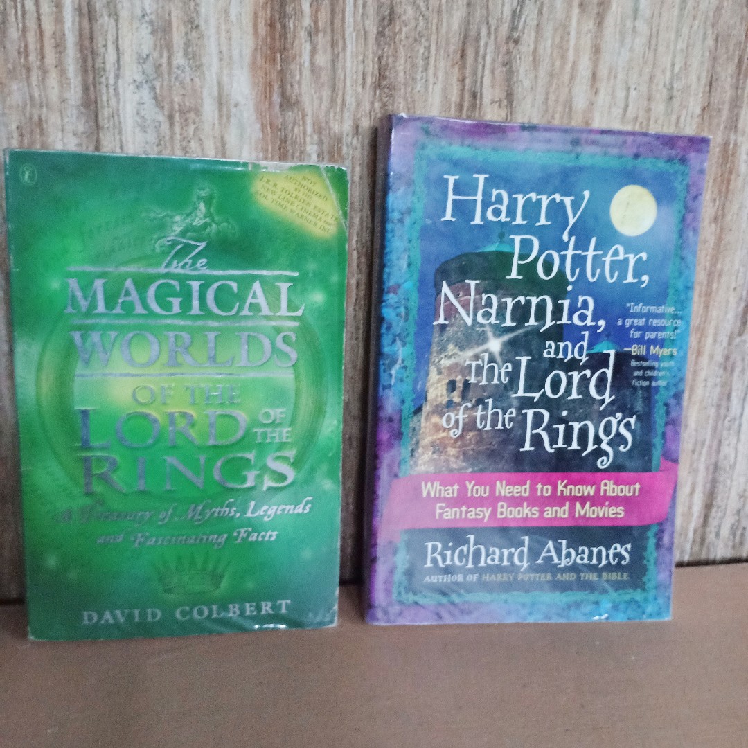 Set J.R.R. Tolkien The Magical Worlds of the Lord of the Rings: A ...