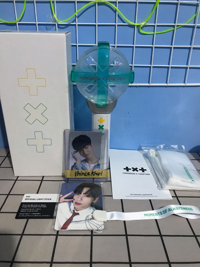 TXT OFFICIAL LIGHTSTICK, Hobbies & Toys, Memorabilia & Collectibles, K ...