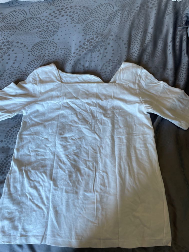 White basic top, Women's Fashion, Tops, Blouses on Carousell