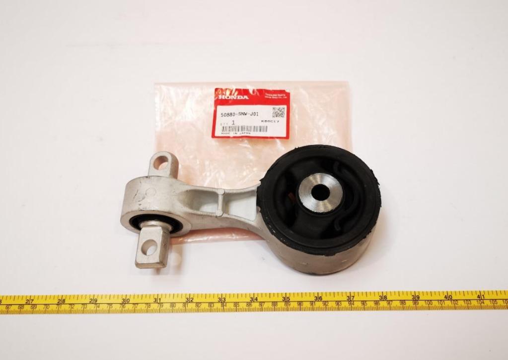 Honda FD2R Engine Mount Set, Car Accessories, Accessories on Carousell